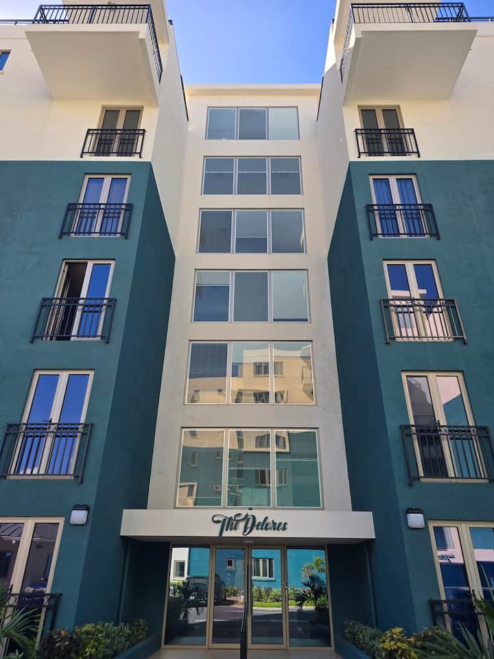 Royal's 2 Bedroom Suite - Kingston