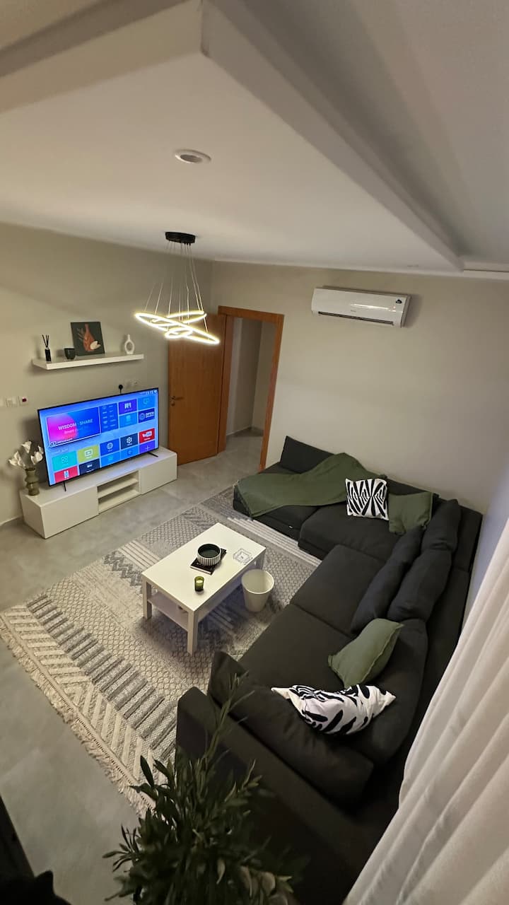 شقة غرفه وصاله باثاث انيق قريبه من المطار دخول ذكي - Jeddah