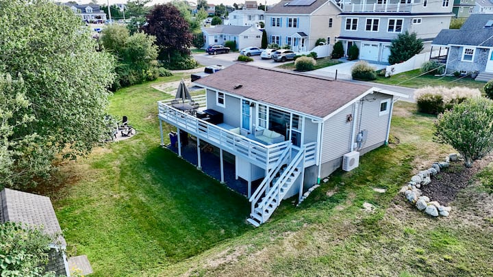 Walk To Beach, 7 Restaurants, Fire Pit, Grill, Ac - Rhode Island