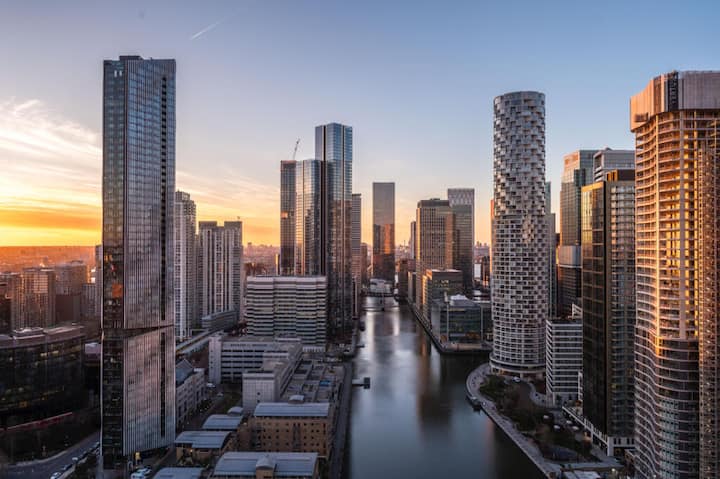 Lovely Waterfront Apartment - London