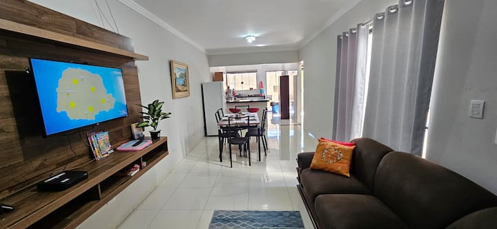 House With 3 Bedrooms And 2 Bathrooms, Near Parque Do Japão, A/c, Bbq - Maringá