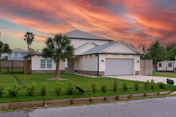 Lux House-family House - Panama City, FL