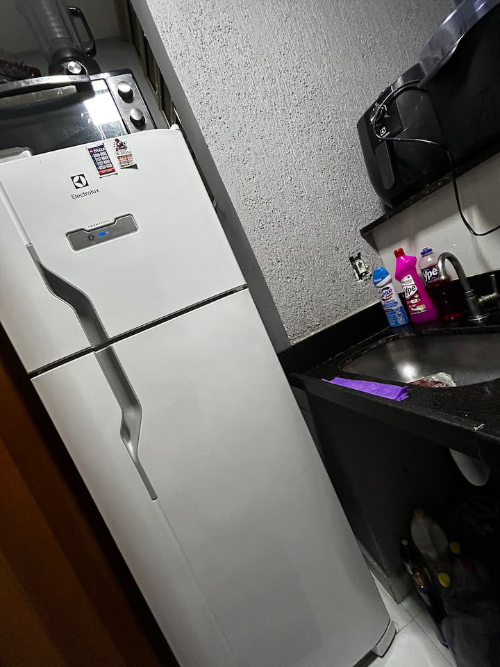 Apto Equipado Com 1qt, Sala, Coz. E Banheiro - Rio de Janeiro