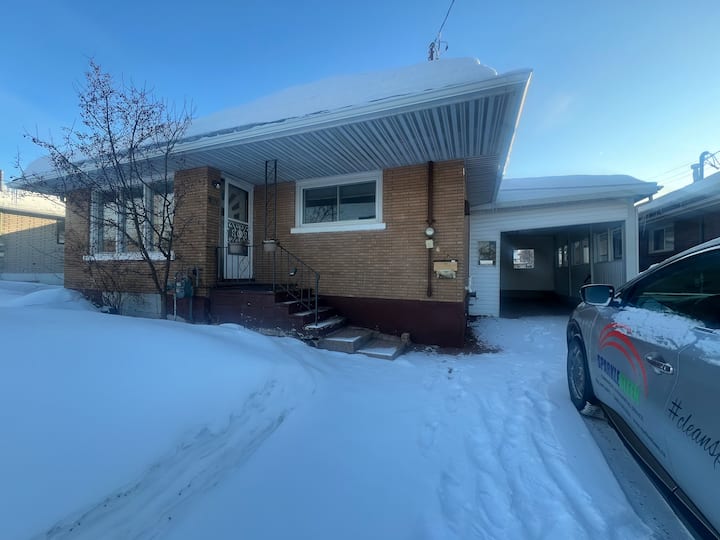 Sleek Bungalow - Sault-Sainte-Marie