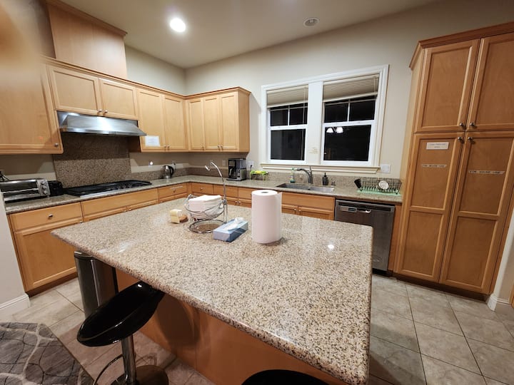 Stylish Cozy Rm Most Convenient 500m Bart Outlet - Livermore