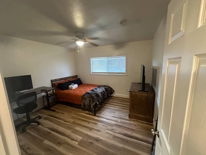 From Fulltime Guest To Host! 1gb Wi-fi - Reno, NV