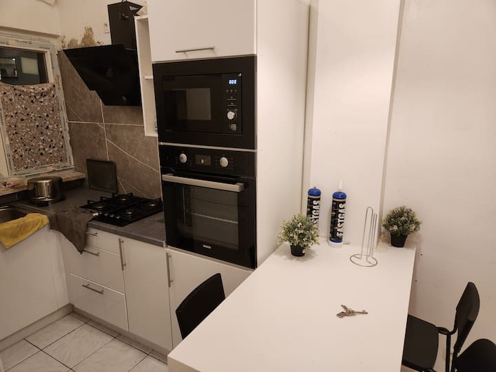 3 Bedrooms, 2 Baths Duplex For 7 - Brüssel, Belgien