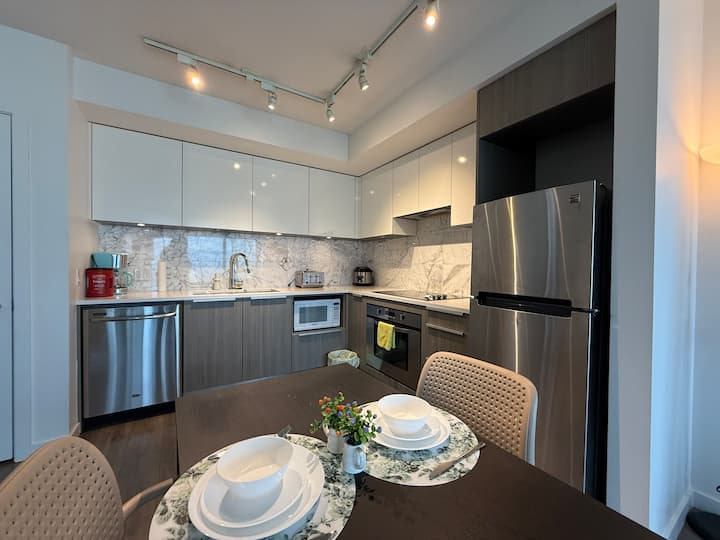 Brand New 1 Br&1bt Condo Metrotown Shopping Center - Burnaby