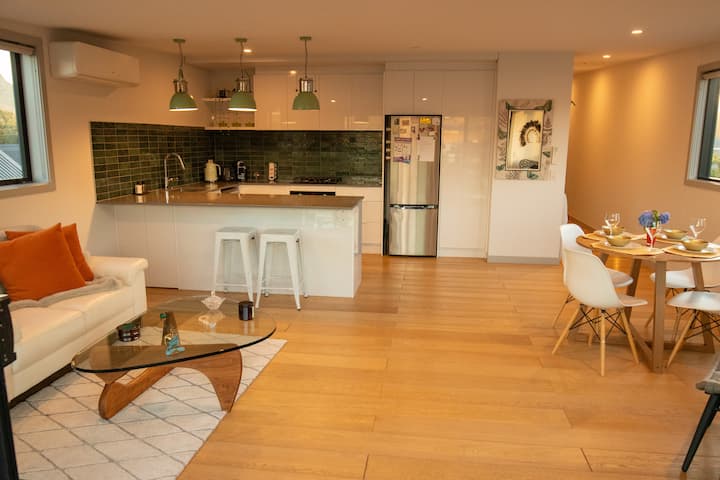 Golden Hour Villa Apartment - Queenstown