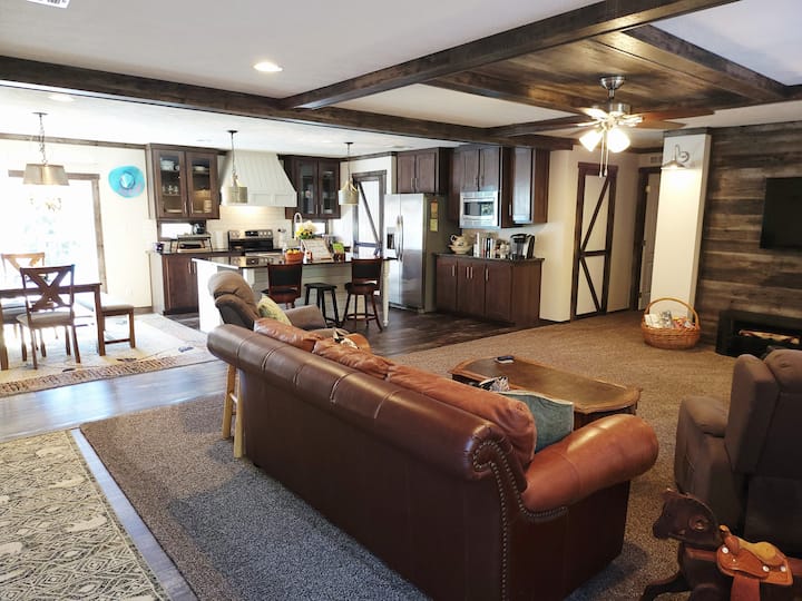 Kinney Farm Homestead Experience - Splash Park, Springtown