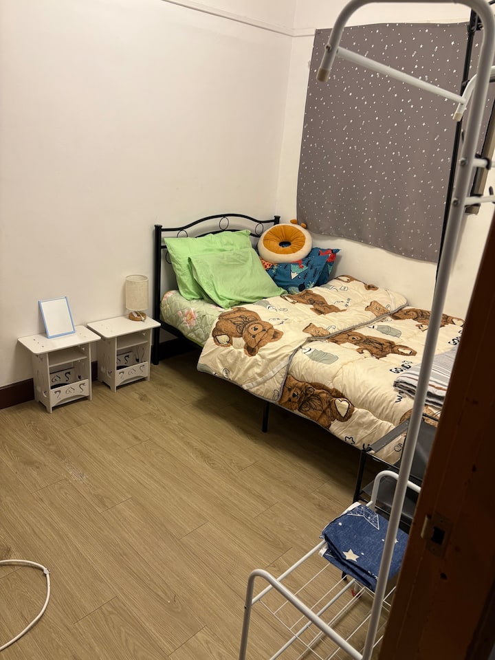 Juju溫馨公寓二樓,近樂華夜市,頂溪站走路7分鐘,禁煙 - 中和區