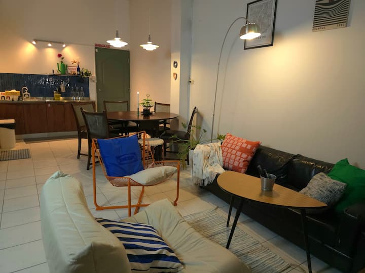 Cozy Family & Group Stay Near Bkk Airport, Private - Bangkok