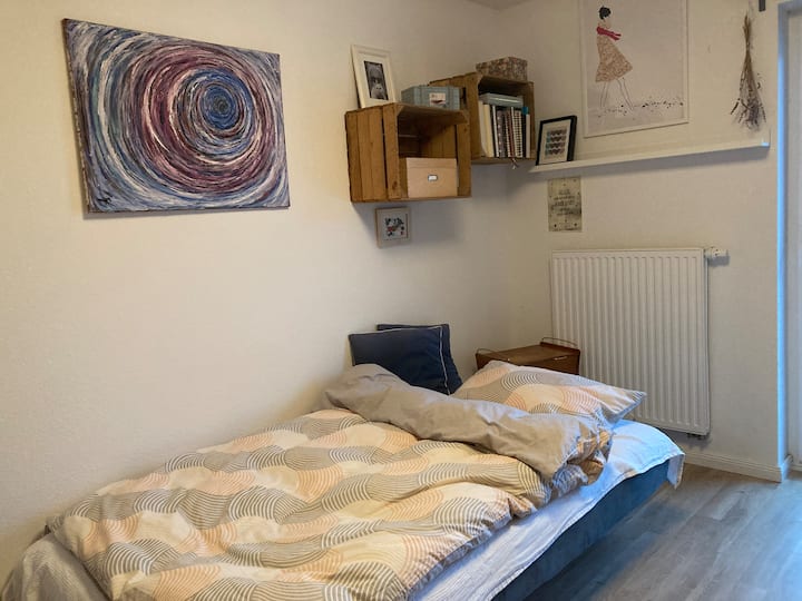 Helles Zimmer Am Stadtrand - Husum