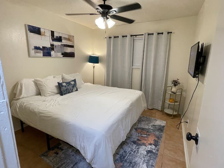 Affordable Living Near Unm/presb/va - 阿爾伯克基