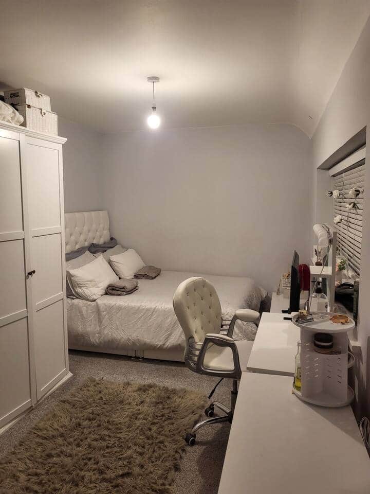Charming Escape In Deal - Deal