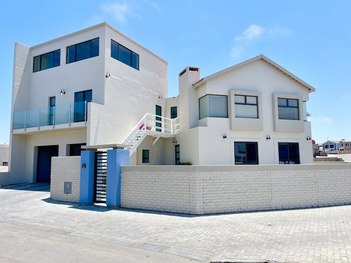 Beachfront Corner View At Pebble Beach - Swakopmund