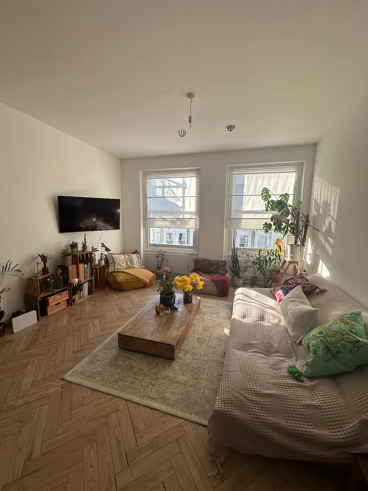 Bohemian Condo In Kensington - London