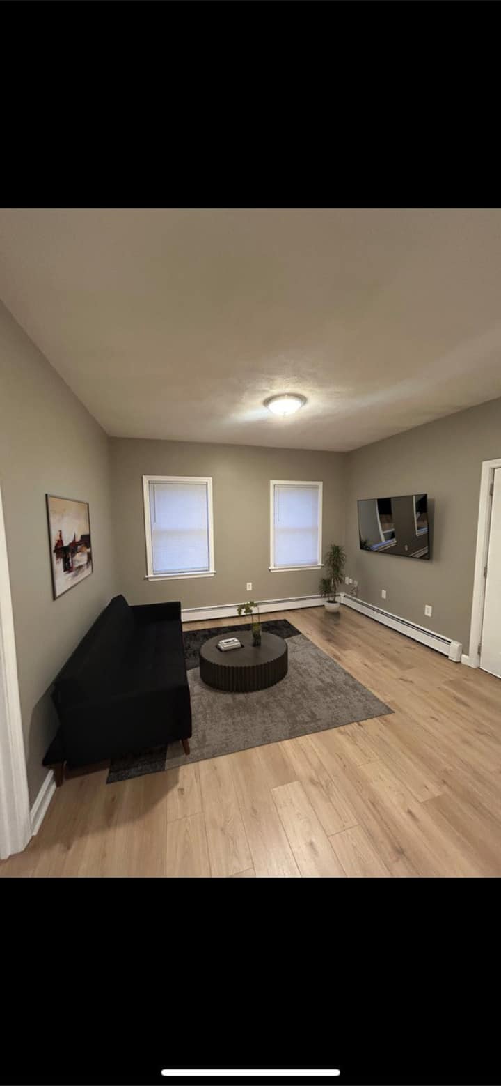 Spacious 4b In Medford
Mins From Tufts|boston - Malden, MA