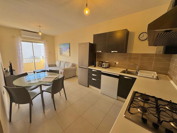 Ghadira Breeze: Family & Couple Friendly Sea View - Malta