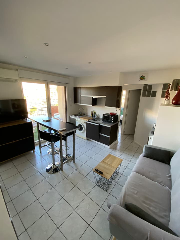 A 50 Mètres De La Plage. - Fréjus