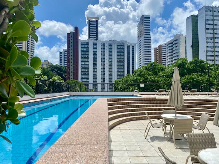 Apartamento 2/4 Bem Localizado, Piscina E Academia - Barra