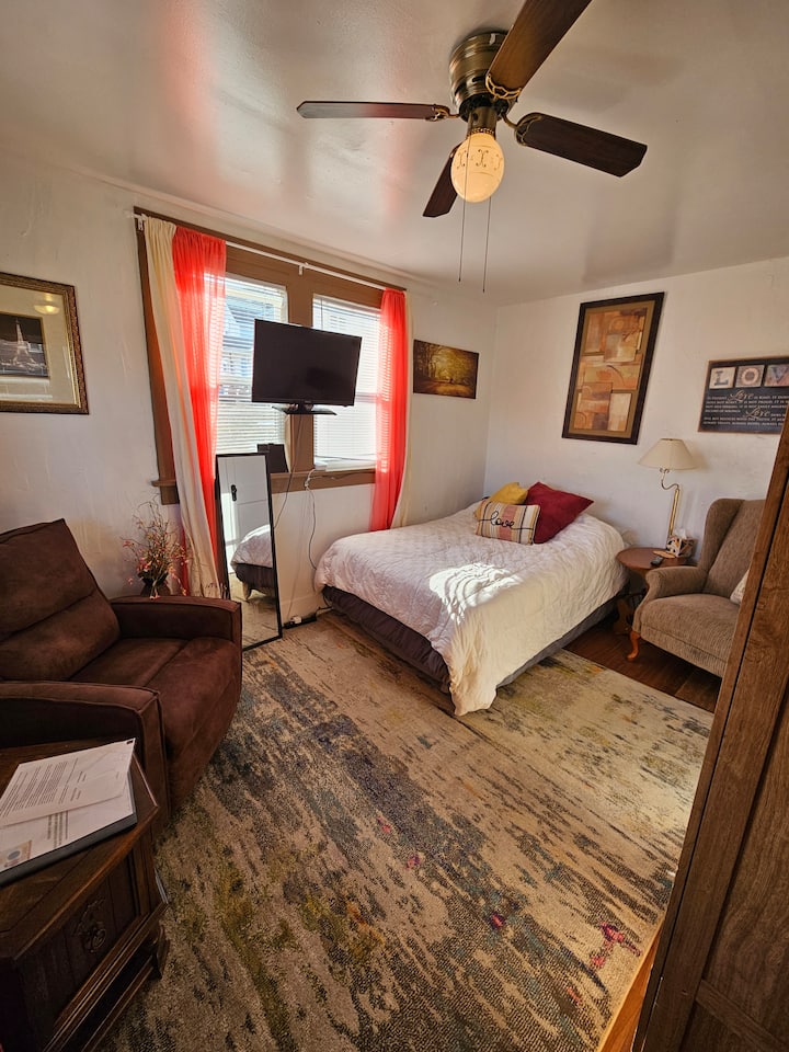 Quiet 1 Bed 1 Bath Studio #14 - Great River Bluffs State Park, Winona
