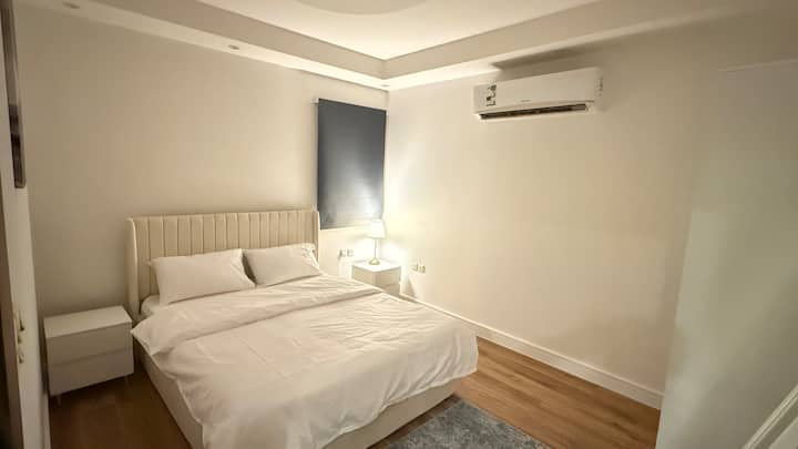 Private Room In Shared Apartment - 리야드