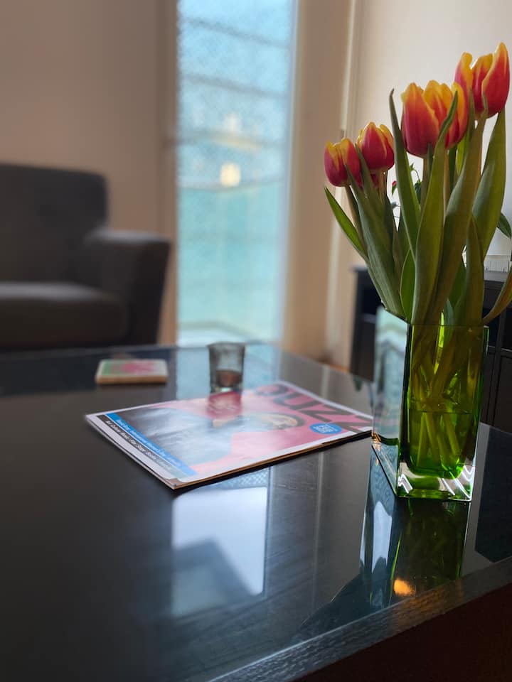 2 Bdrm, 2 Bath W/balcony & Parking In City Centre - Barry