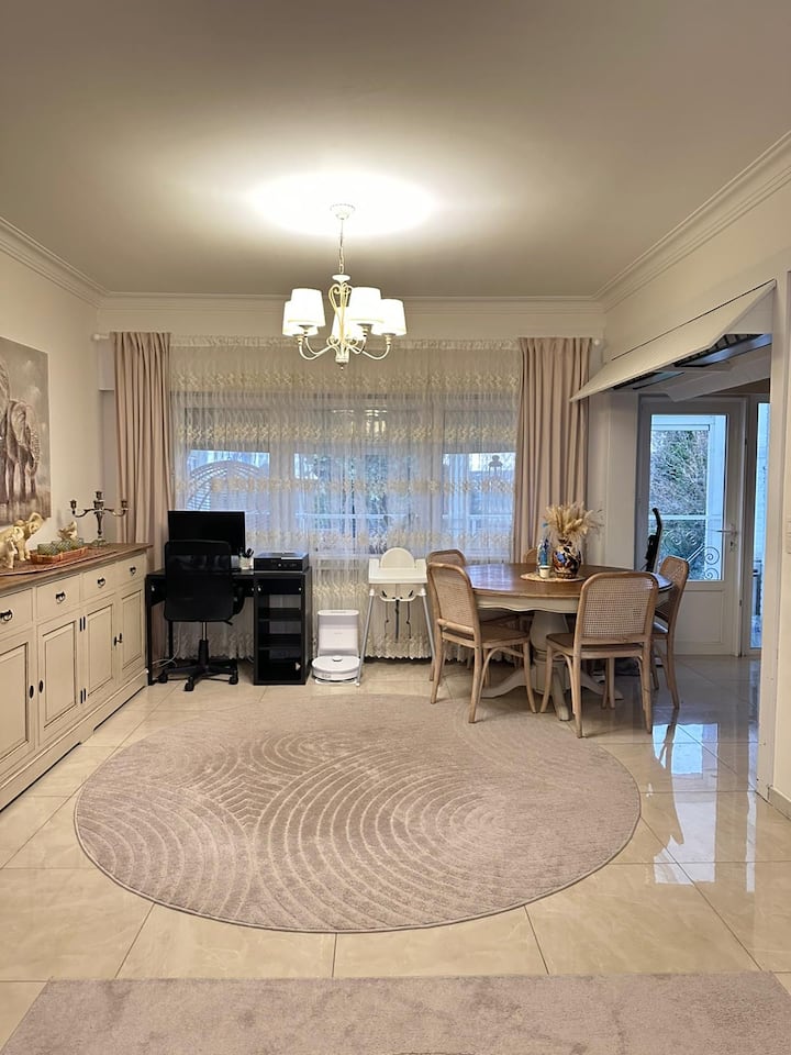 Family Home - Beveren