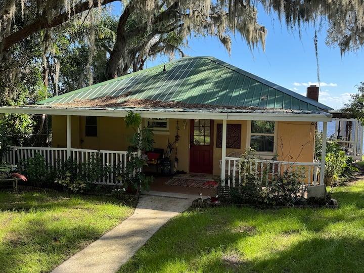 Eclectic Lakefront Home At Dancing Gecko - Sebring, FL