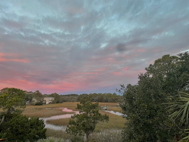 Tybeetuckaway: Relaxing Marsh Views - Tybee Island, GA