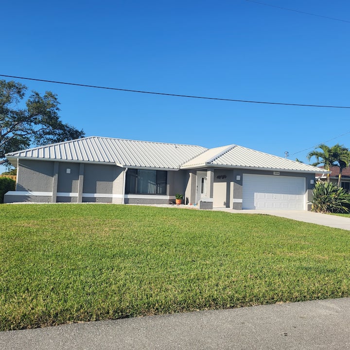 Lucy Cape Coral Home - Cape Coral, FL