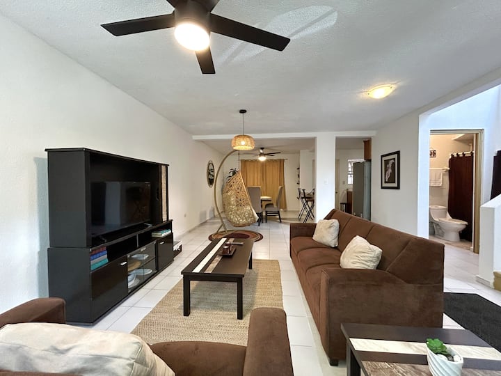 Amplia Casa En El Centro De Cancún - Cancún