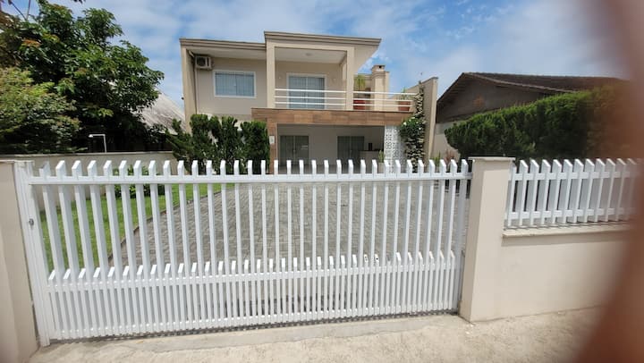 Próximo A Praia E Beto Carrero. - Penha