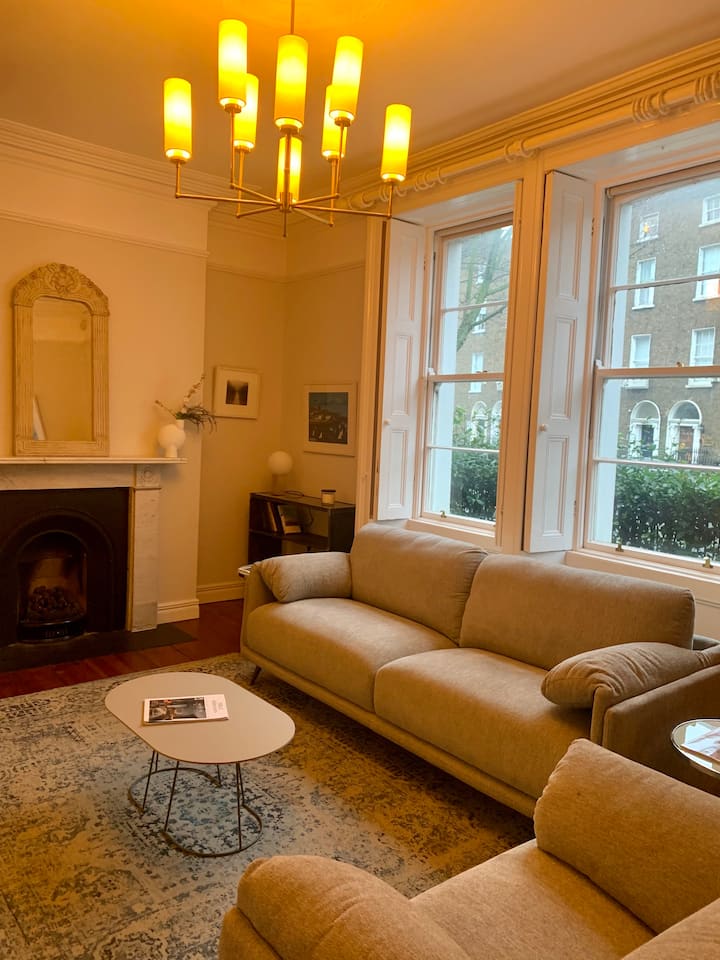 Elegant & Central Georgian House - Dublin