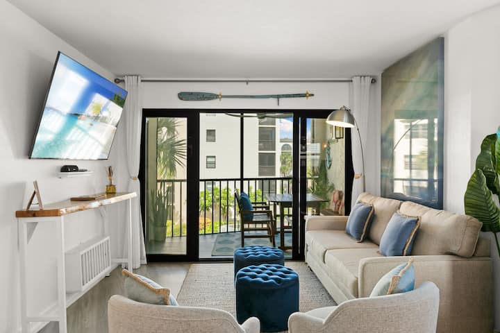 Anglers Cove|luxe Waterfront|carport|beach Ready! - Marco Island, FL