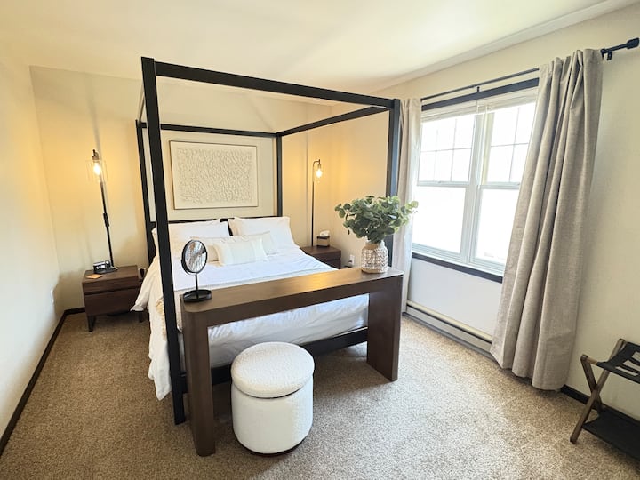 Come Relax, Close To Everything! - Madison