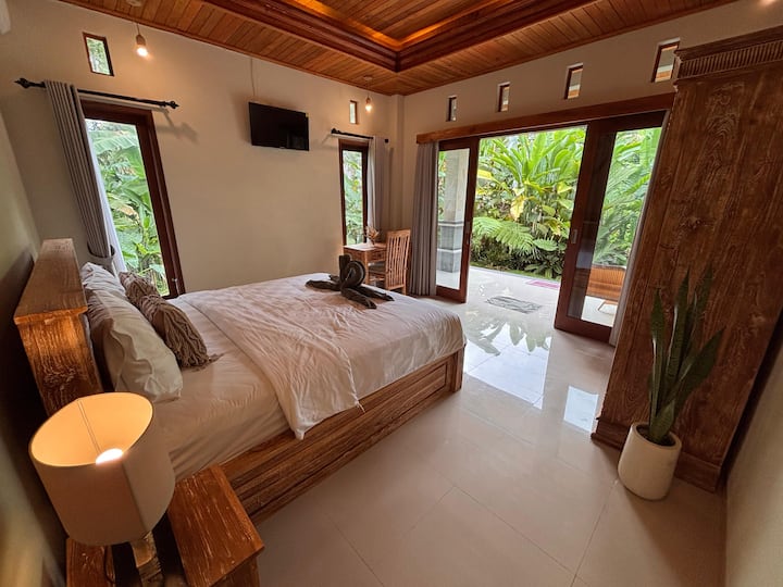 House Over Loking Jungle View - Bali