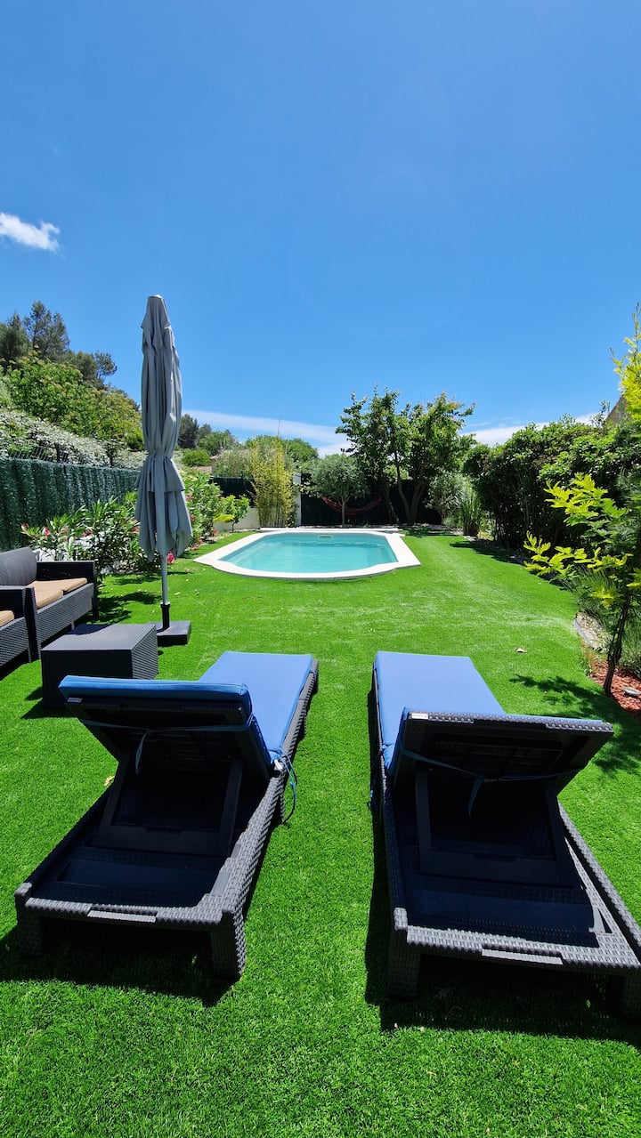 Villa Avec Piscine & Jardin – Proche Avignon - Avignon