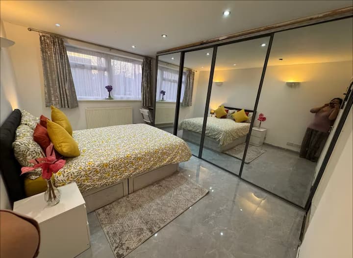 En-suite Is Nice Flat - Watford