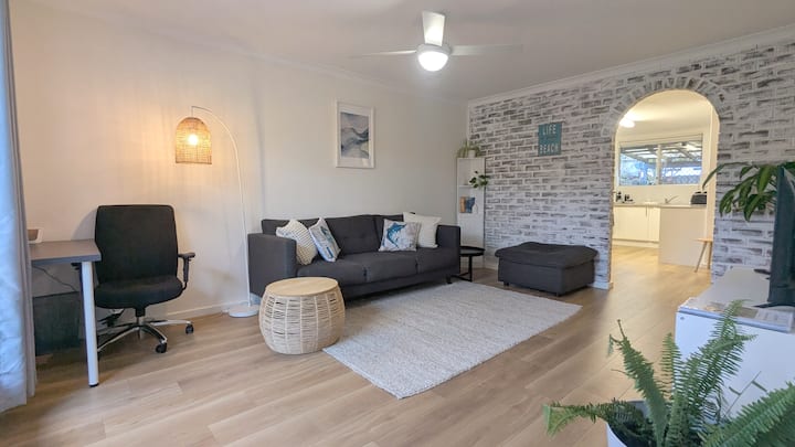 Life's Good At The Beach; Private Villa - Perth