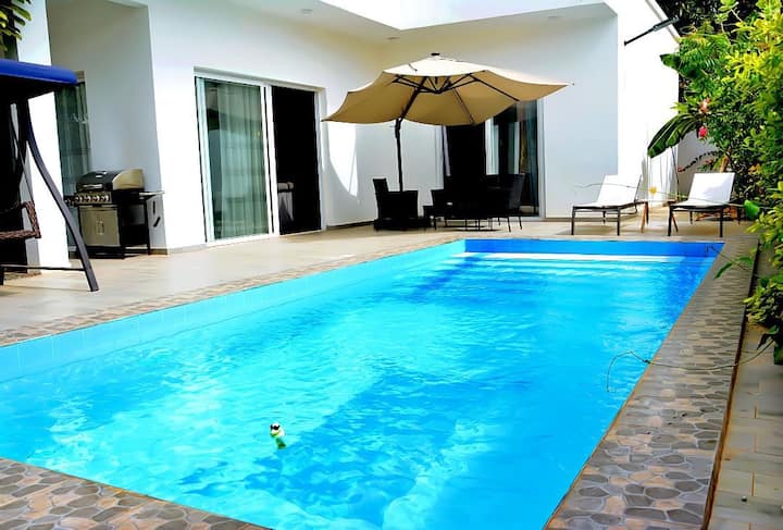 Superbe Villa, Piscine Privée + Option Transfert - Senegal