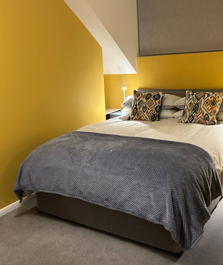 Loft Bedroom + More In Shrewsbury - Shrewsbury