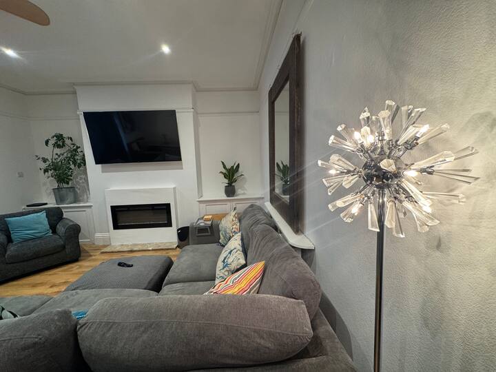 Ashley X - 3br 6 Beds 12+ Guests - Beach 3 Miles - Bournemouth