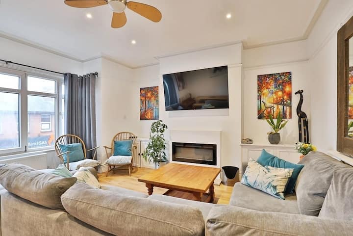 Ashley X - 3br 6 Beds 12+ Guests - Beach 3 Miles - Bournemouth