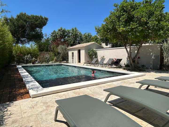 Gîte Amour De Provence - Emilie
Jardin-piscine - Graveson