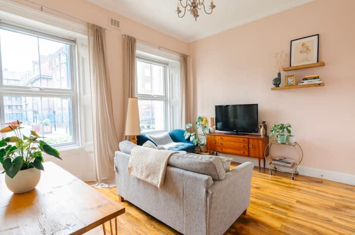 Bright Georgian Flat In Clapton - Londen