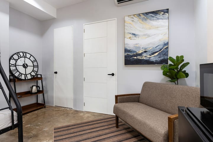 *New* Fresh & Modern For 8 In Heart Of Cebu! - 201 - Cebu City