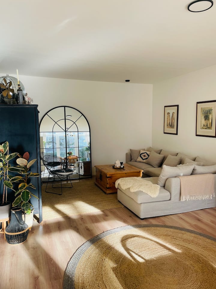 Spacious Apartment With Garden - La Haya