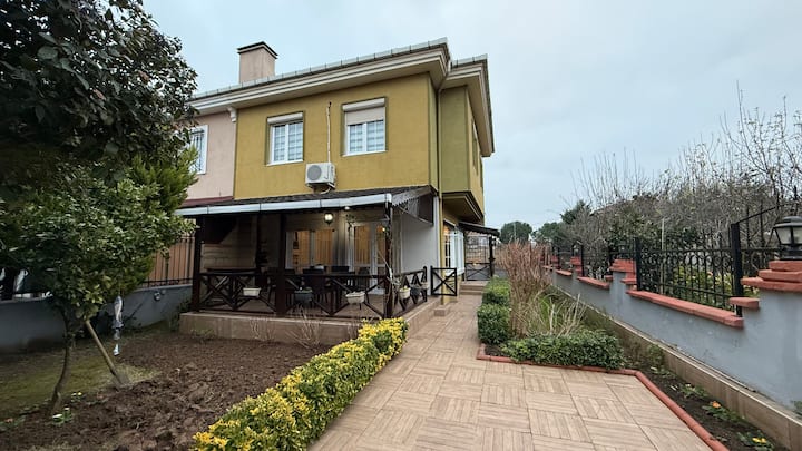 ŞIle Kumbaba’da Bahçeli Villa - Şile
